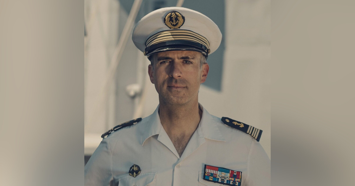 Capitaine de vaisseau Jérôme Henry, commandant de la frégate multi ...